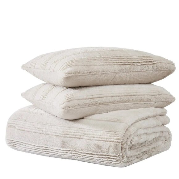 Frye | Bedding | Frye Faux Fur Carved Luxury Comforter 3 Piece Queen ...